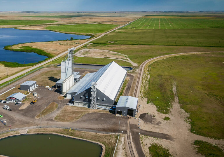 Newest loop track at fertilizer terminal handles up to 110 rail cars ...