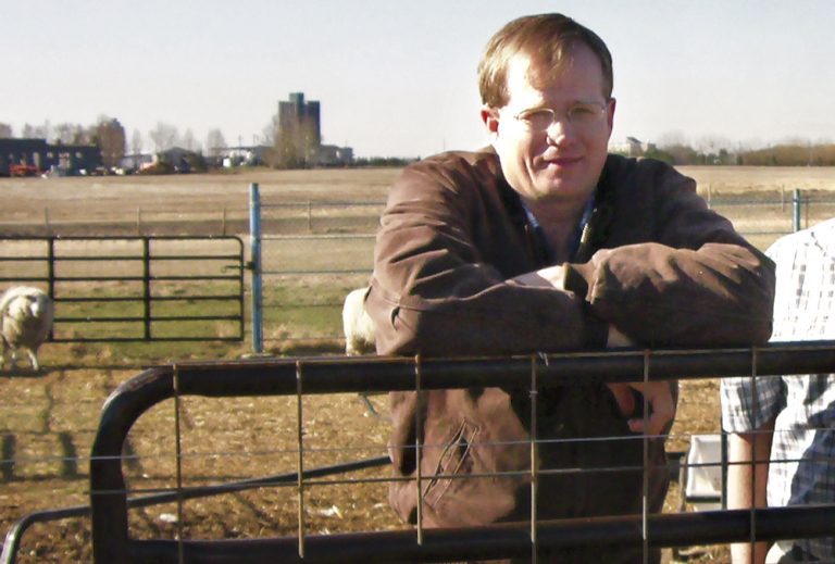 Keep an eye out for blue-green algae in dugouts - Alberta Farmer Express